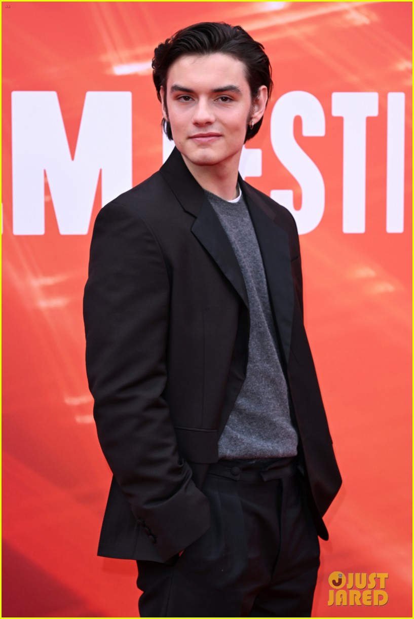 Alfonso Cuaron Explains Why He Cast Sacha Baron Cohen & Kevin Kline in ...