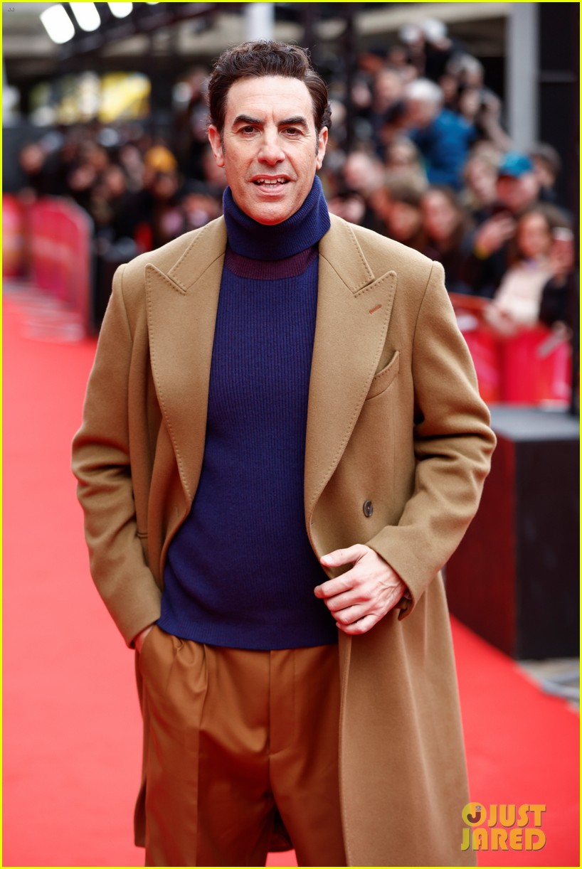 Alfonso Cuaron Explains Why He Cast Sacha Baron Cohen & Kevin Kline in ...