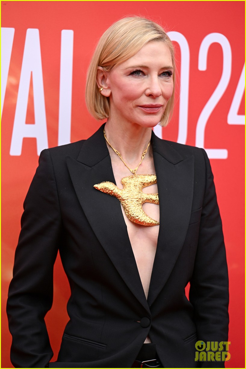 Alfonso Cuaron Explains Why He Cast Sacha Baron Cohen & Kevin Kline in ...