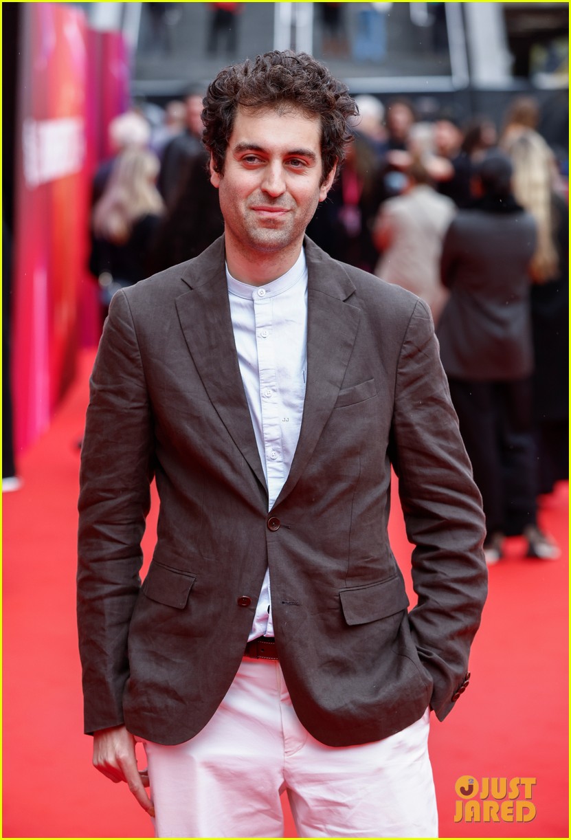 Alfonso Cuaron Explains Why He Cast Sacha Baron Cohen & Kevin Kline in ...