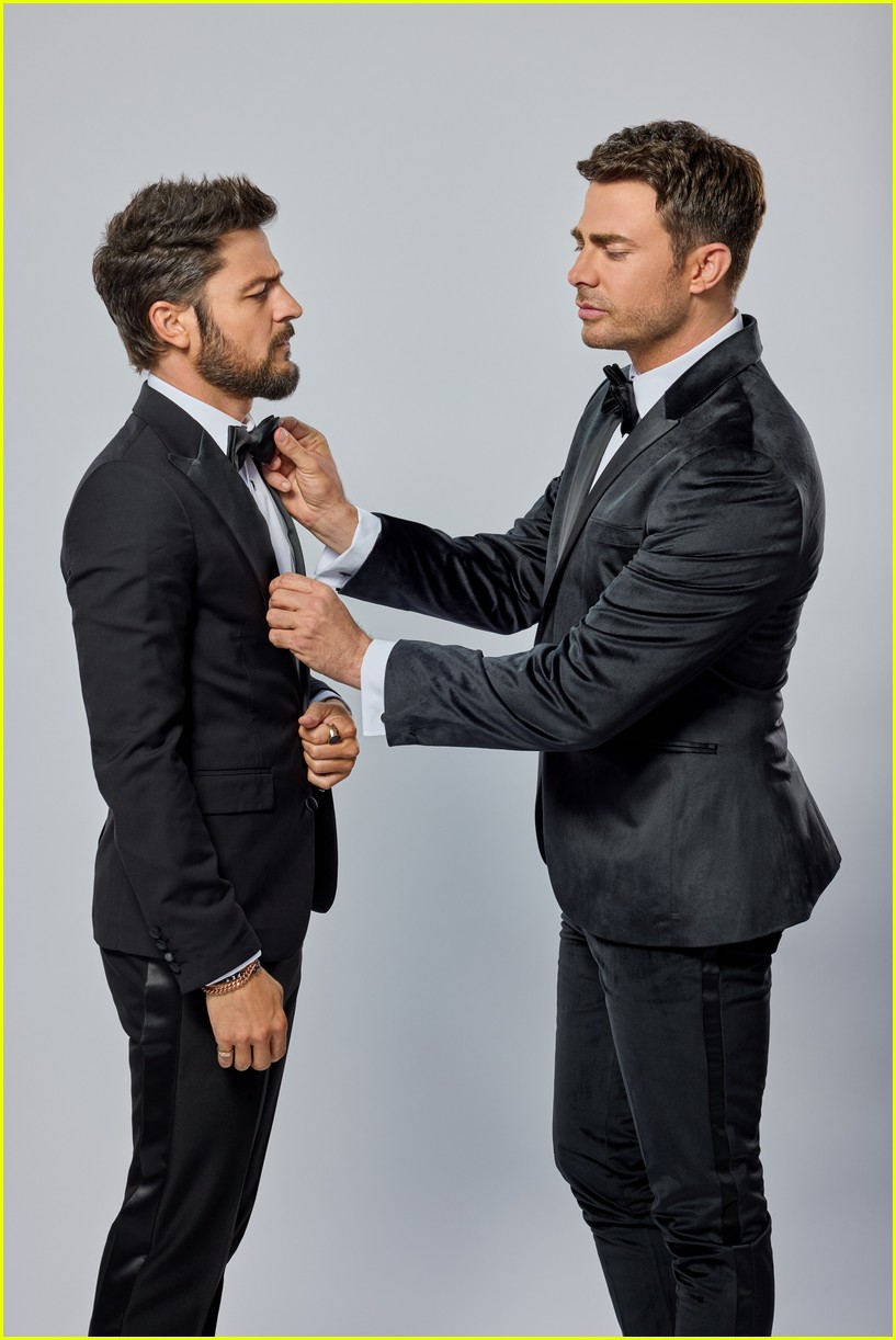 'The Groomsmen First Look' Cast - Hallmark Favorites Jonathan Bennett ...