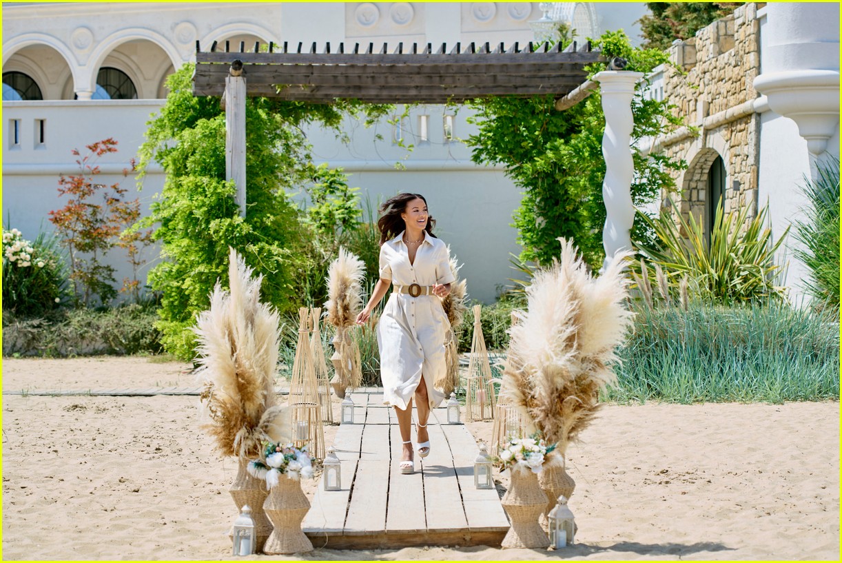 'The Groomsmen First Look' Cast - Hallmark Favorites Jonathan Bennett ...