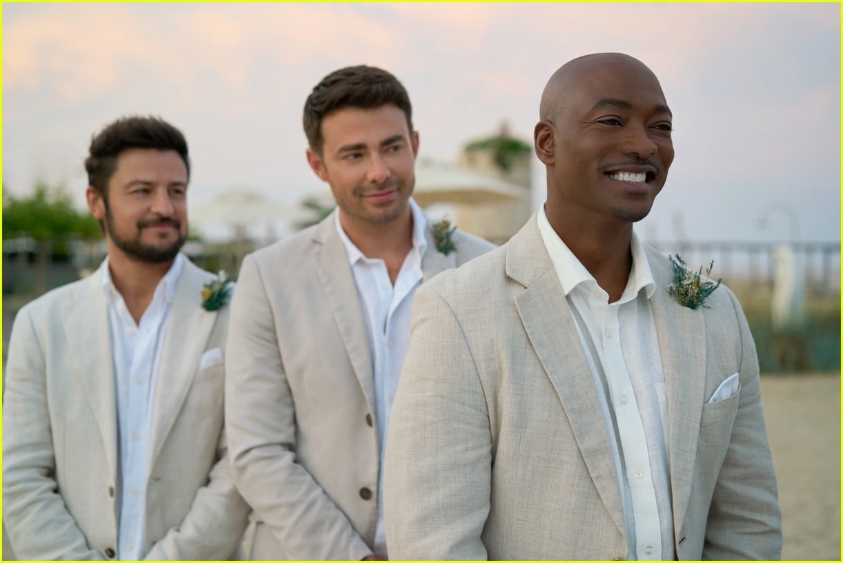 'The Groomsmen First Look' Cast - Hallmark Favorites Jonathan Bennett ...