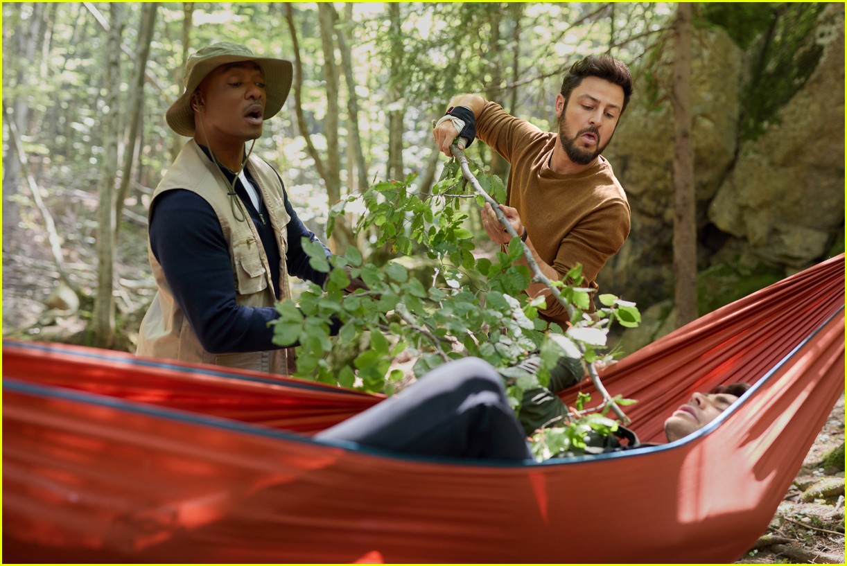 'The Groomsmen First Look' Cast - Hallmark Favorites Jonathan Bennett ...