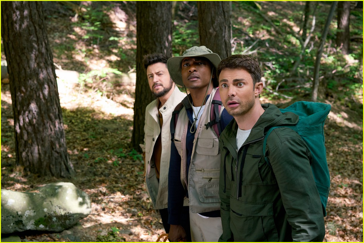 'The Groomsmen First Look' Cast - Hallmark Favorites Jonathan Bennett ...