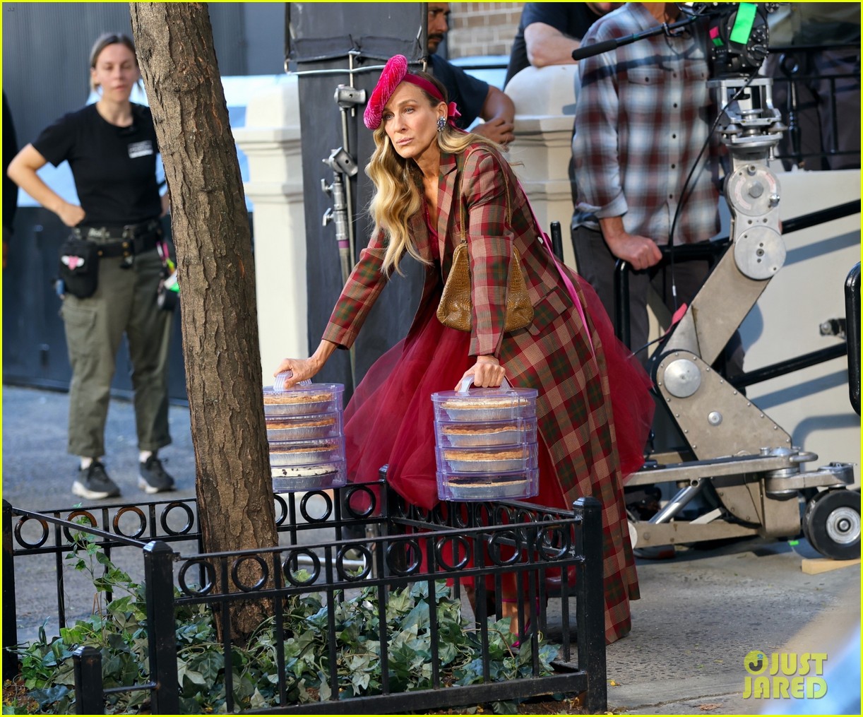 Kristin Davis Films 'And Just Like That' Scenes With Sarah Jessica ...