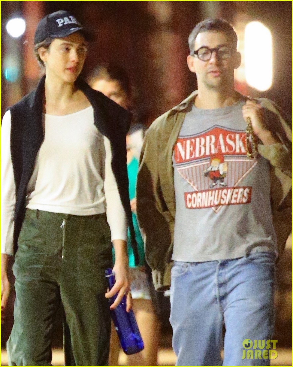 Margaret Qualley & Husband Jack Antonoff Go for Late-Night Stroll Around NYC: Photo 5090460 ...