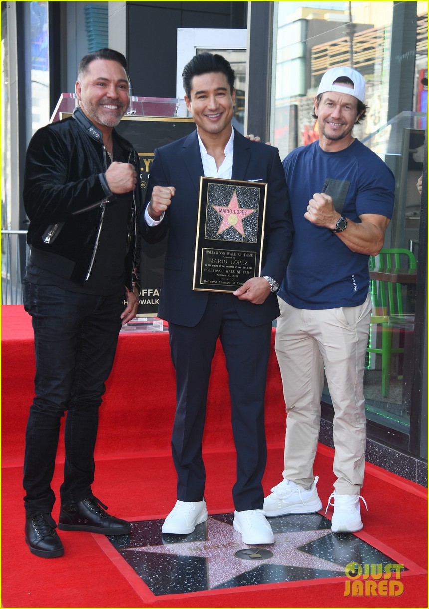 Mario Lopez Gets BFF Mark Wahlberg's Support at Hollywood Walk of Fame ...