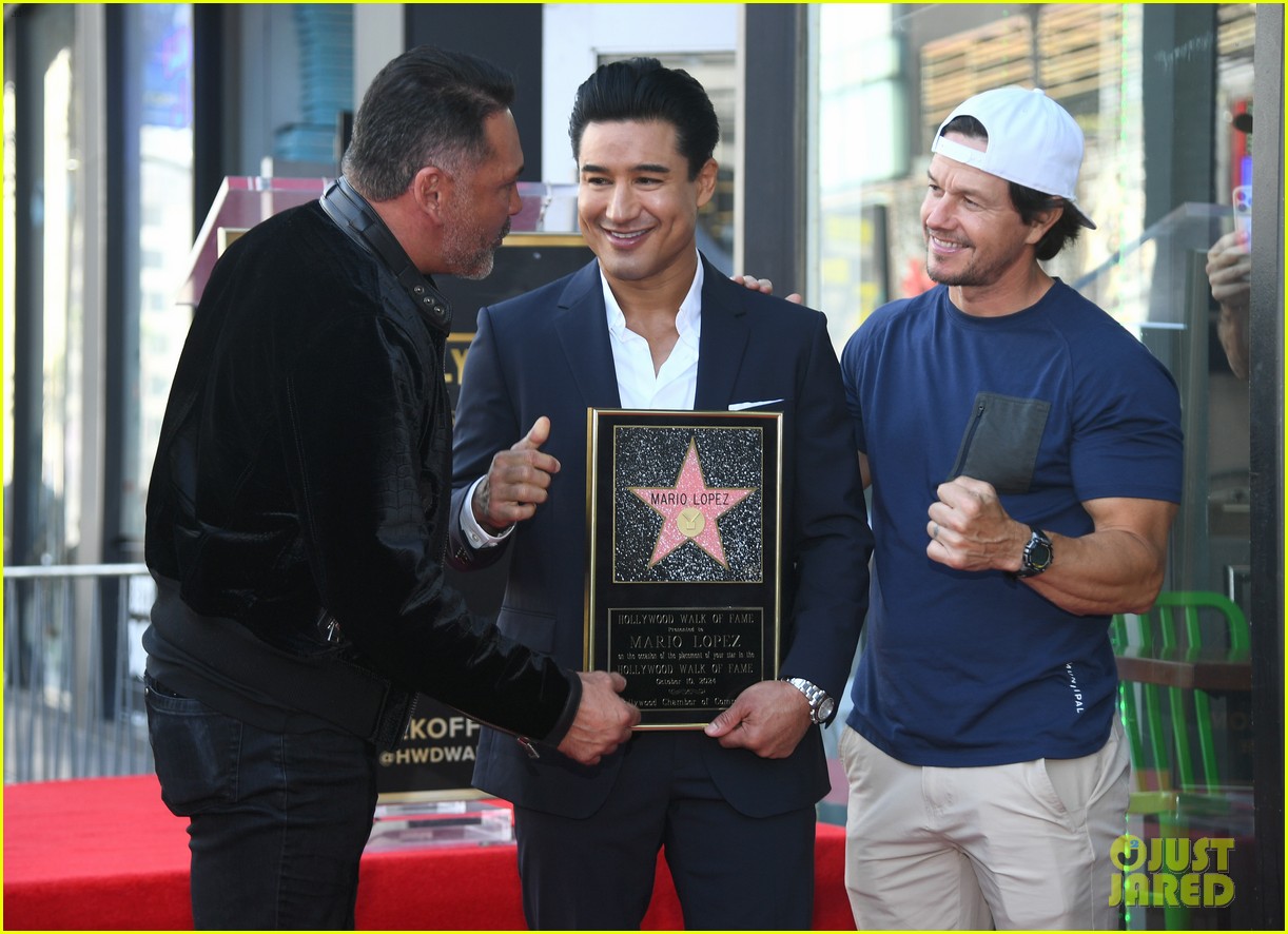 Mario Lopez Gets BFF Mark Wahlberg's Support at Hollywood Walk of Fame ...