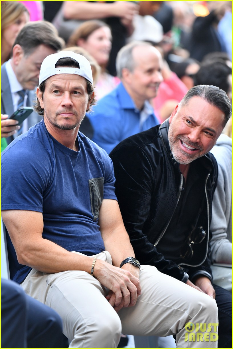 Mario Lopez Gets BFF Mark Wahlberg's Support at Hollywood Walk of Fame ...