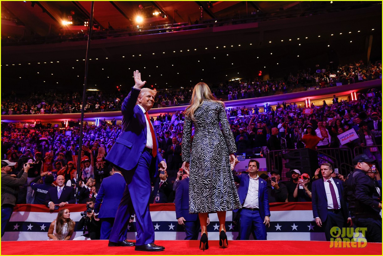 Melania Trump Makes Rare Campaign Appearance, Joins Donald Trump at ...