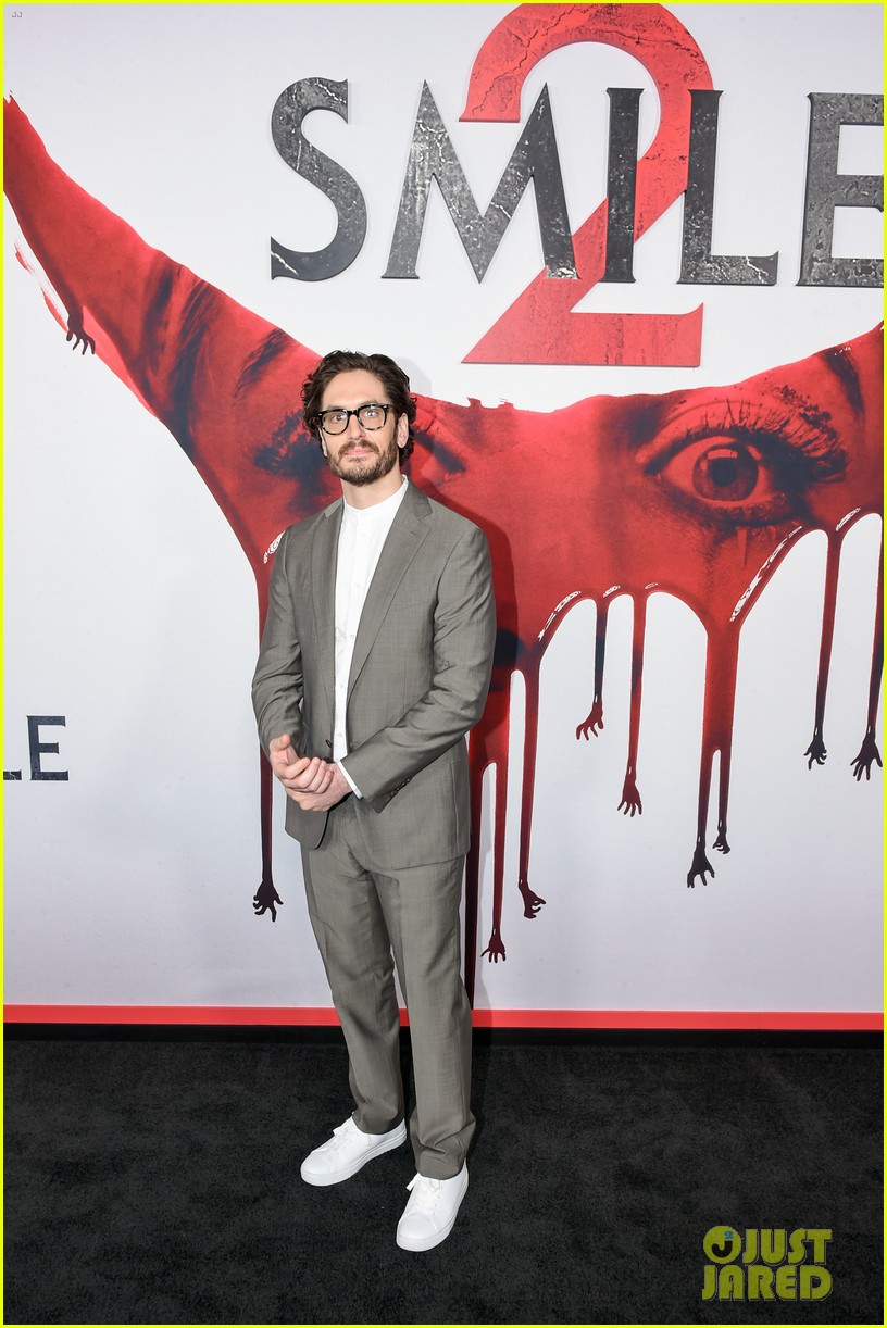 Naomi Scott Joins 'Smile 2' Cast at L.A. Premiere, Final Trailer Drops ...