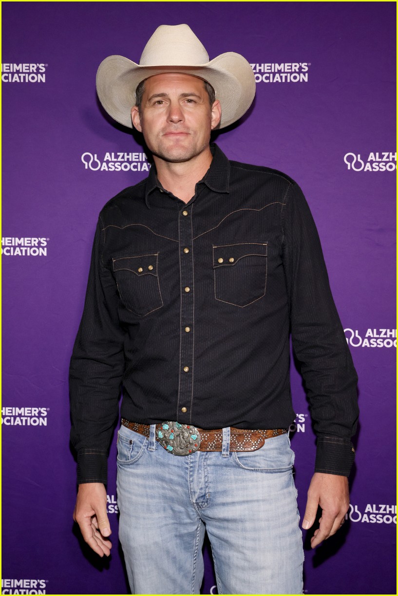 Hallmark's Nikki DeLoach & Ashley Williams Get All Dressed Up to Host ...