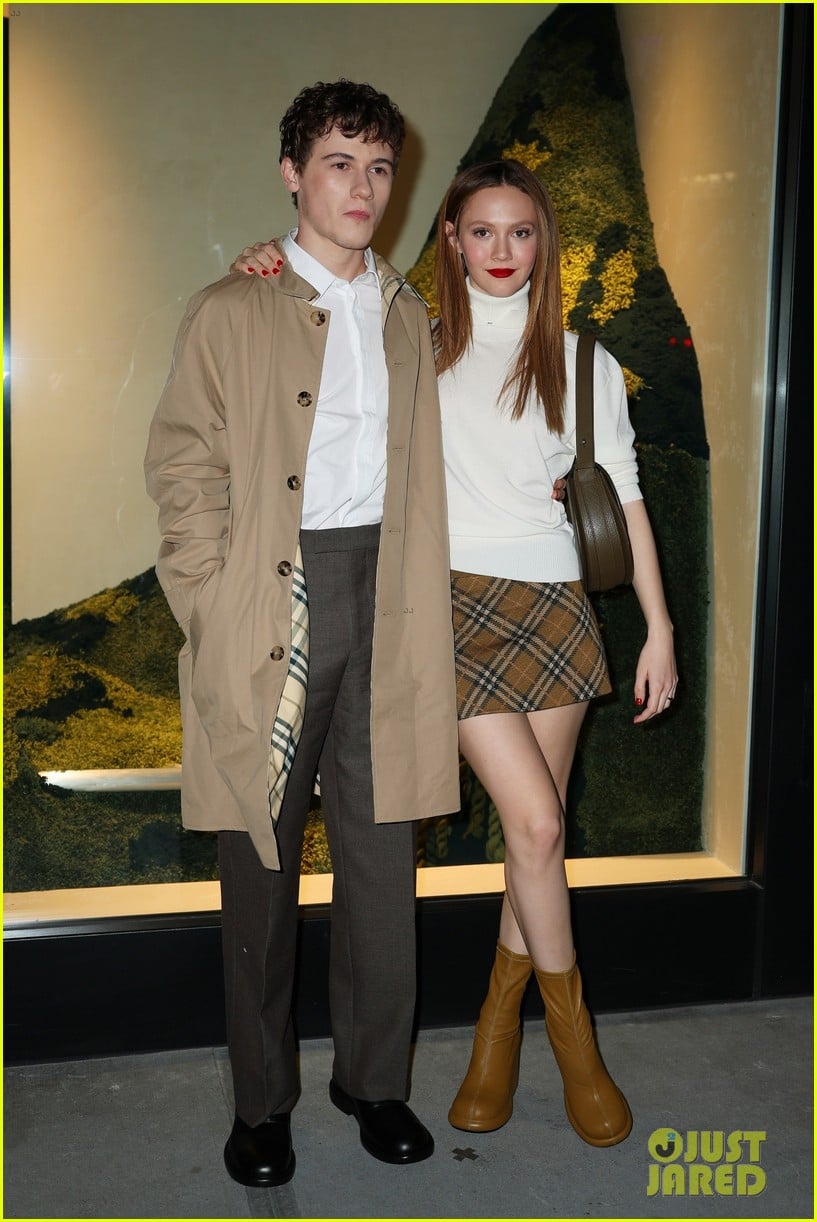 Sam Nivola & Iris Apatow Debut New Relationship at Burberry Event ...