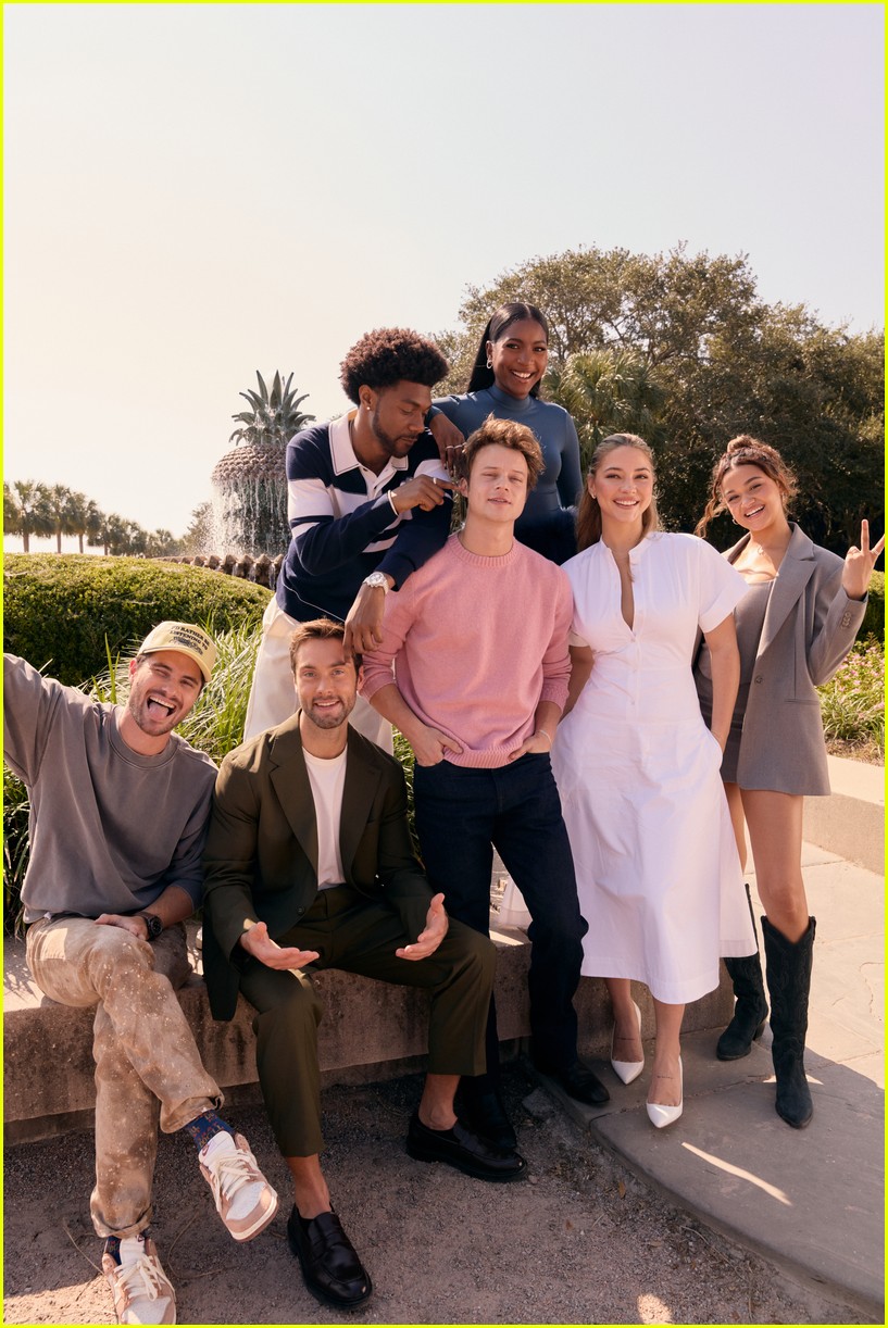 'Outer Banks' Cast Head Back to Charleston For Season 4 Part 1 Photo ...