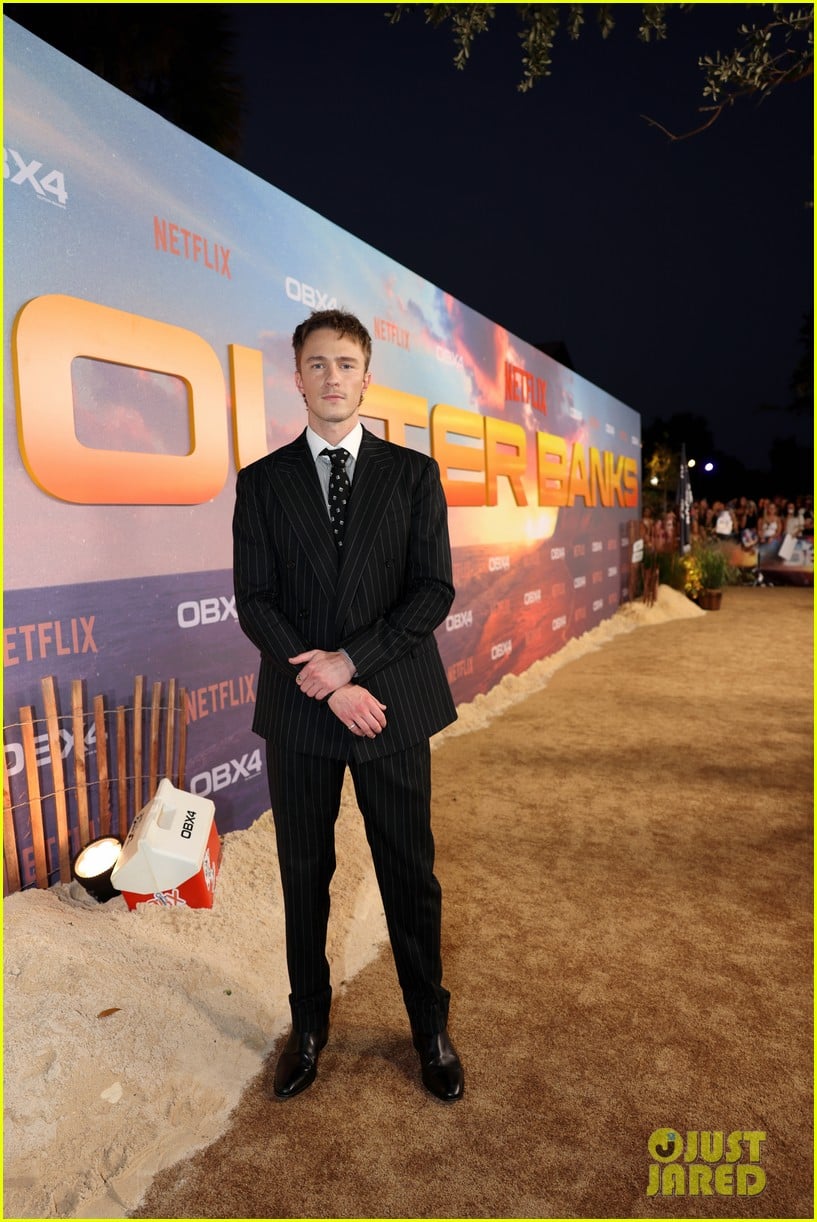 Drew Starkey Joins 'Outer Banks' Co-Stars at Season 4 Premiere After ...