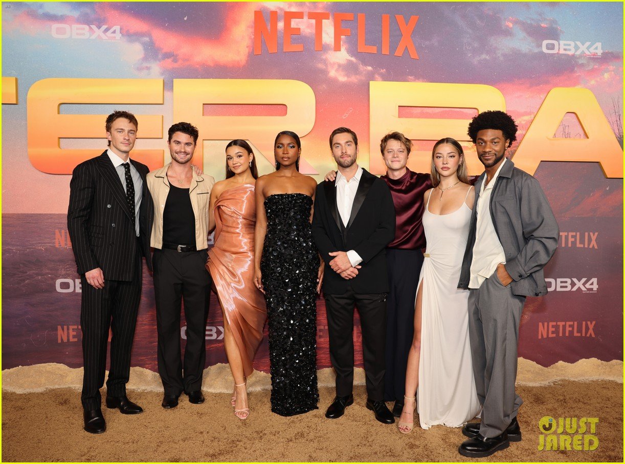 Drew Starkey Joins 'Outer Banks' Co-Stars at Season 4 Premiere After ...