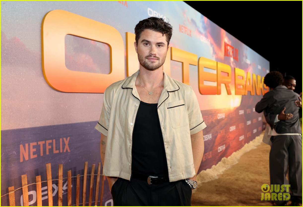 Drew Starkey Joins 'Outer Banks' Co-Stars at Season 4 Premiere After ...