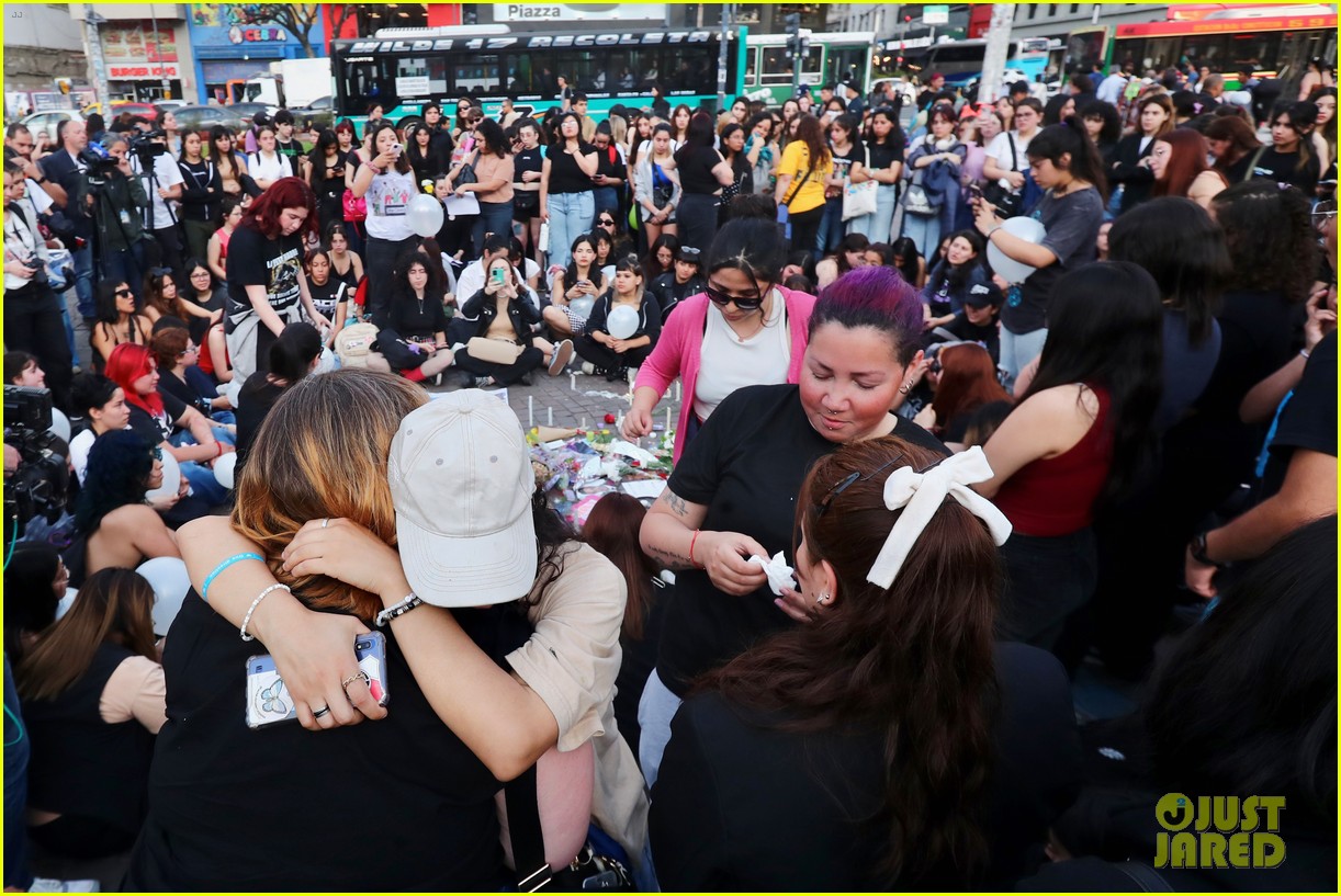 Liam Payne's Dad Visits Memorial in Argentina, Greets Fans Paying Their ...