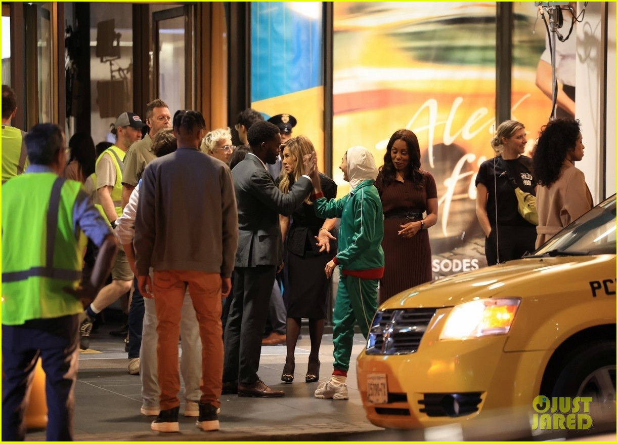 Jennifer Aniston, Karen Pittman, & More Film Intense Late-Night Scene ...