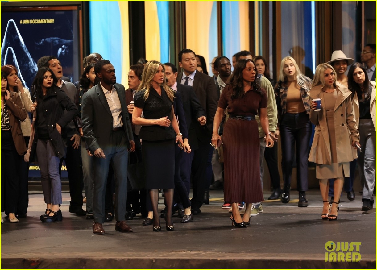 Jennifer Aniston, Karen Pittman, & More Film Intense Late-Night Scene ...