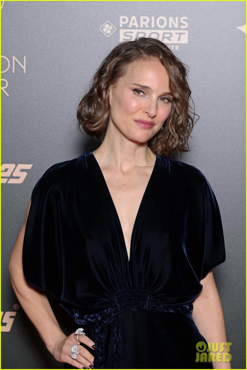 Natalie Portman Stuns on Red Carpet in Paris After Ex-Husband Benjamin ...