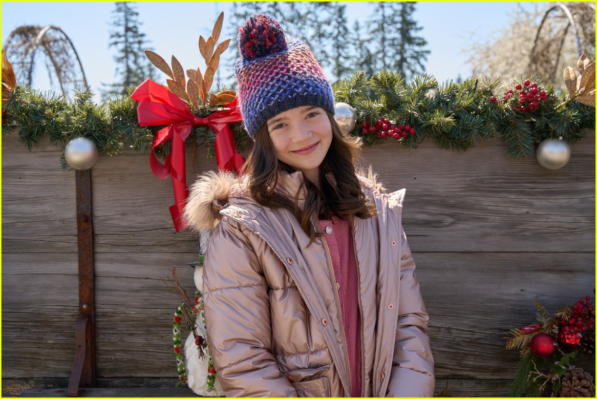 'Scouting for Christmas' Cast - Hallmark Channel Original Movie First ...