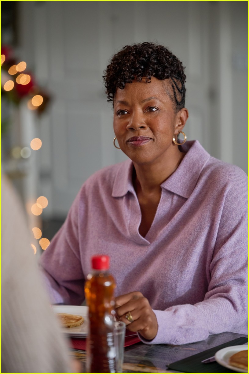 'Scouting for Christmas' Cast - Hallmark Channel Original Movie First ...