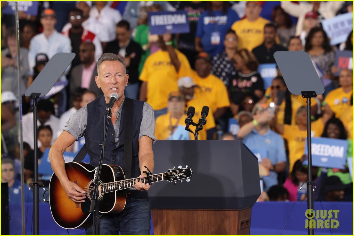 Bruce Springsteen Performs at Kamala Harris Rally in Georgia, Slams ...