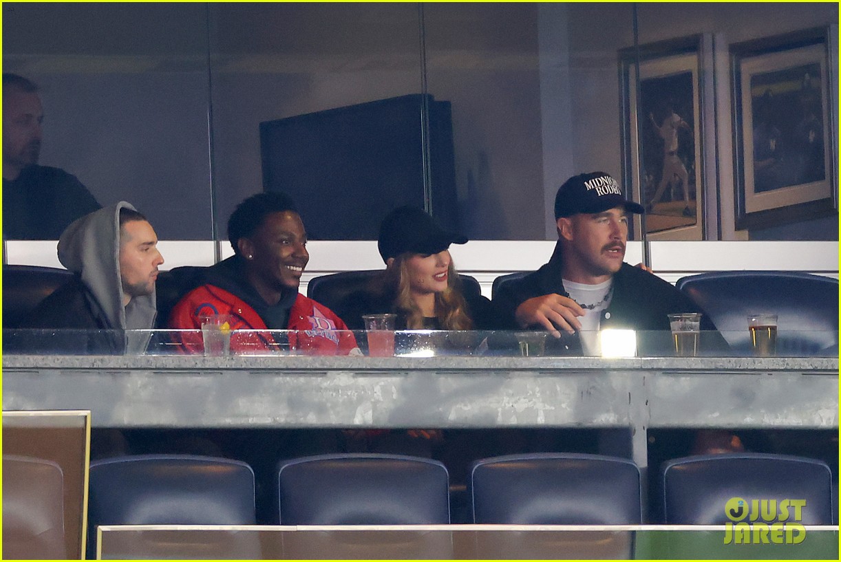 Taylor Swift & Travis Kelce Attend MLB Playoffs Game in NYC During ...
