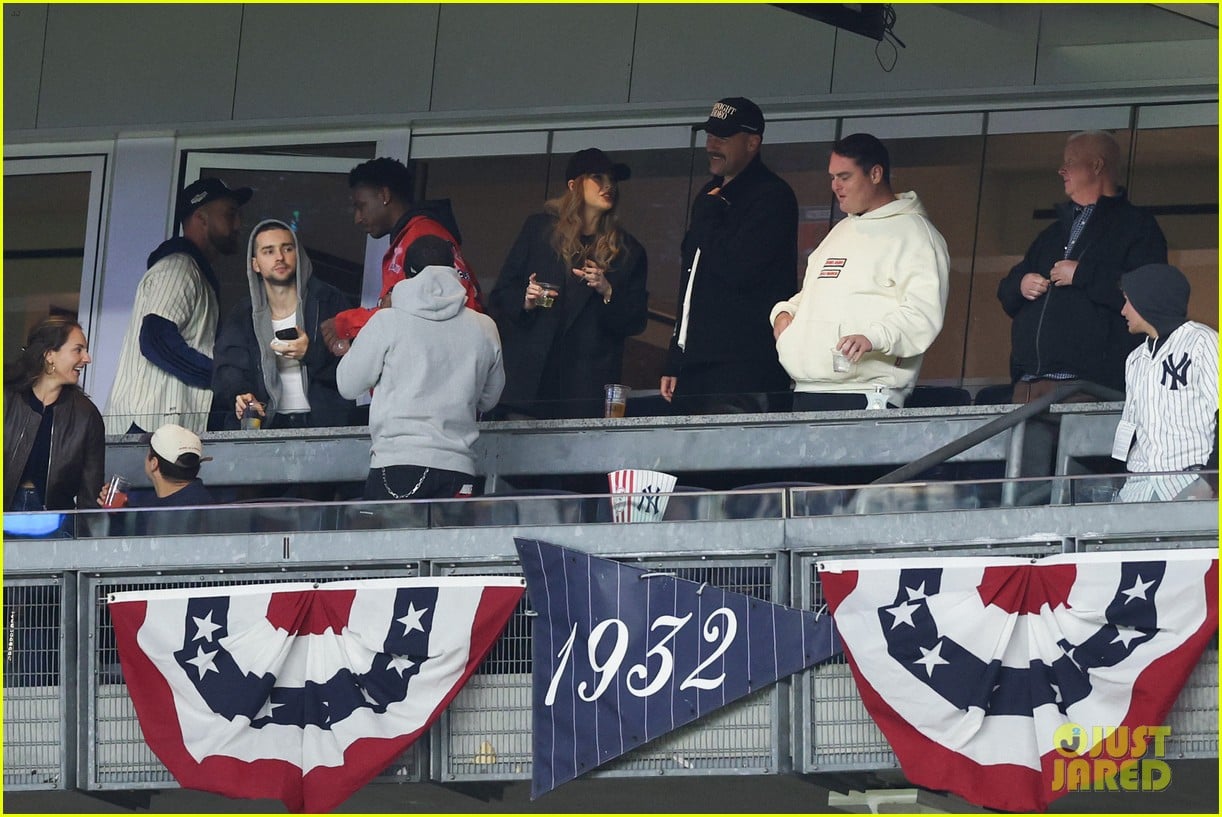 Who Is Taylor Swift Sitting With at Baseball Game? Everyone in Her ...
