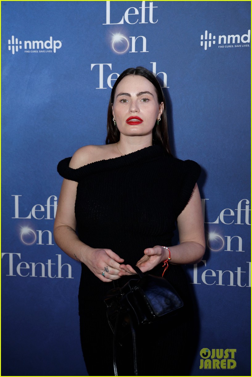 Peter Gallagher Gets Daughter Kathryn's Support at Opening Night of New ...