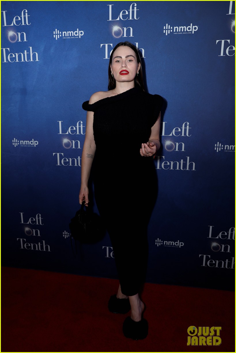 Peter Gallagher Gets Daughter Kathryn's Support at Opening Night of New ...