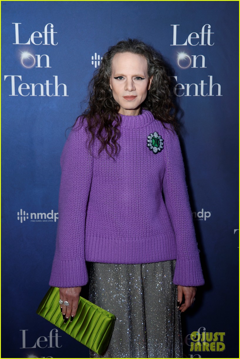 Peter Gallagher Gets Daughter Kathryn's Support at Opening Night of New ...