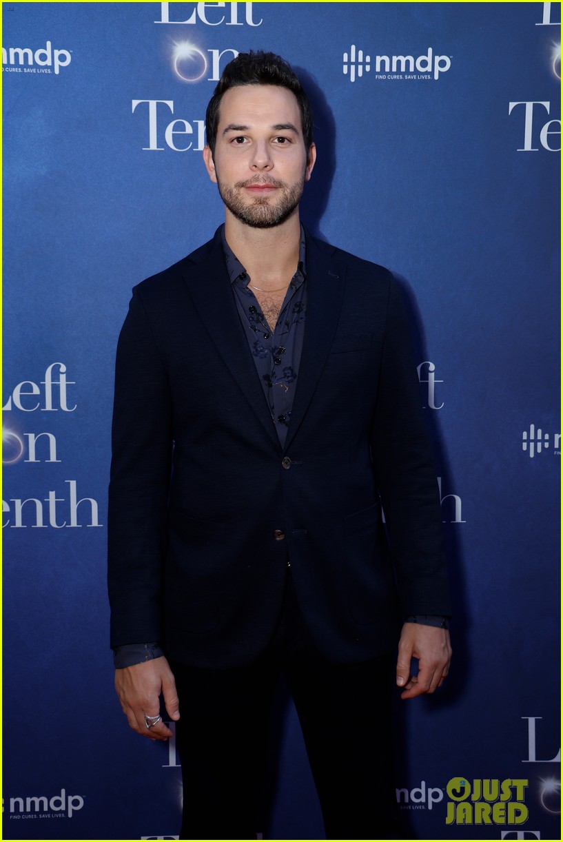 Peter Gallagher Gets Daughter Kathryn's Support at Opening Night of New ...