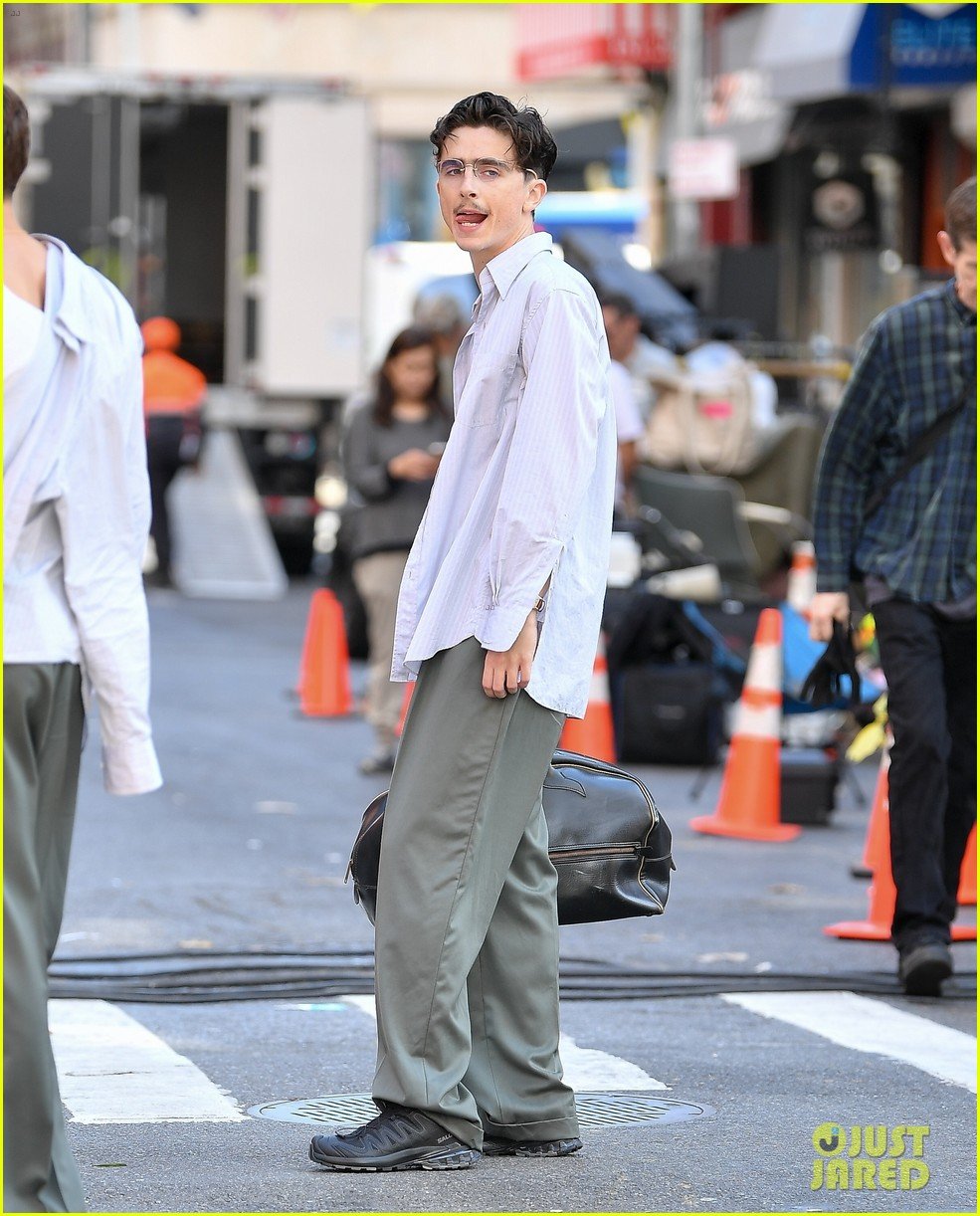 Timothee Chalamet Runs Around Streets of NYC Filming Scenes for 'Marty ...