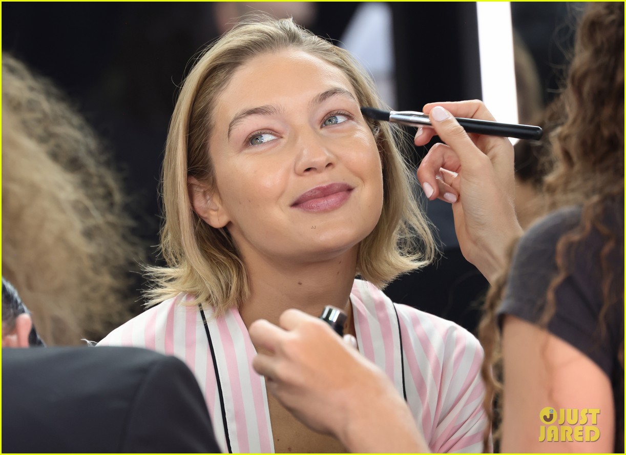Look Backstage at Victoria's Secret Models Getting Ready for the 2024 ...