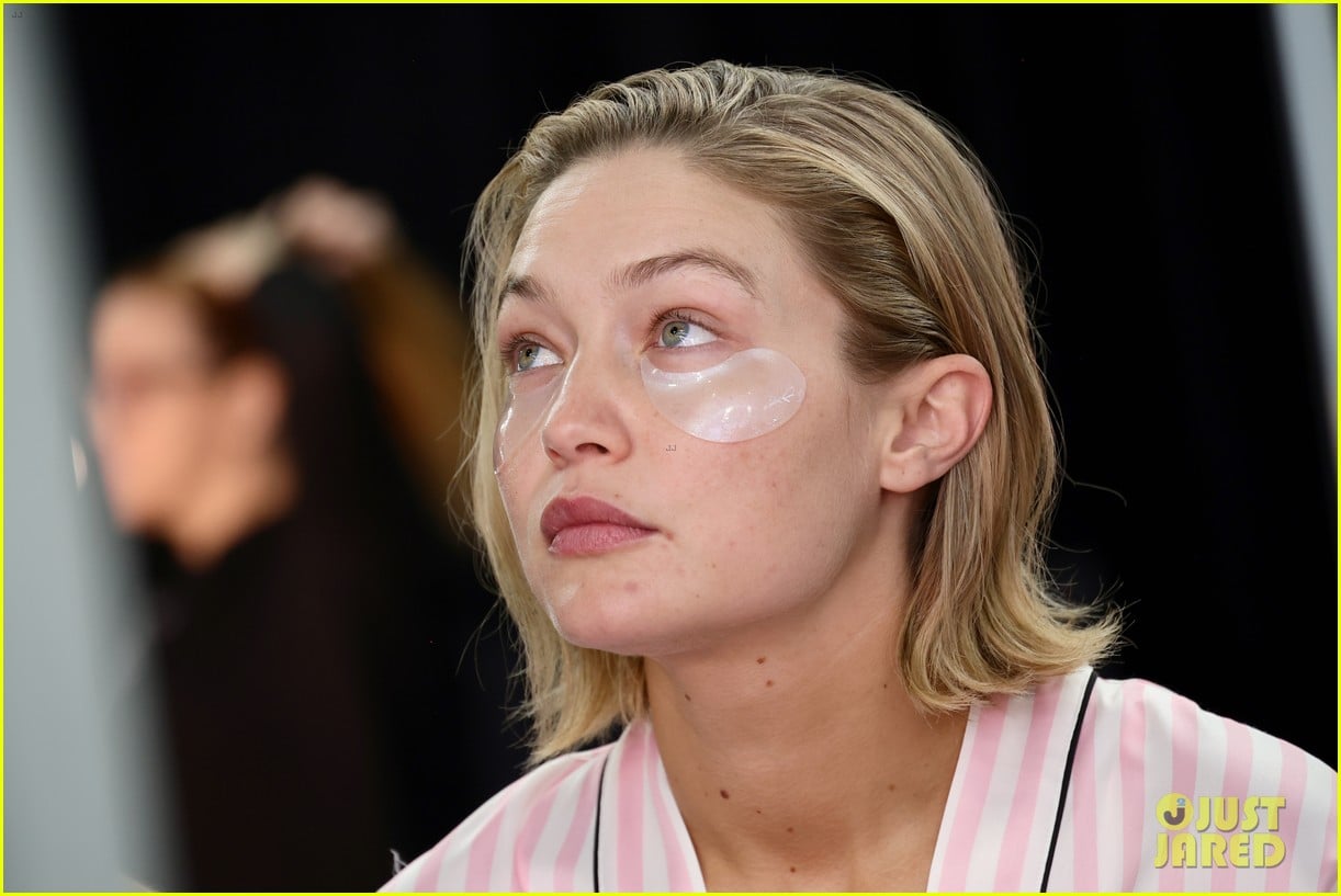 Look Backstage at Victoria's Secret Models Getting Ready for the 2024 ...