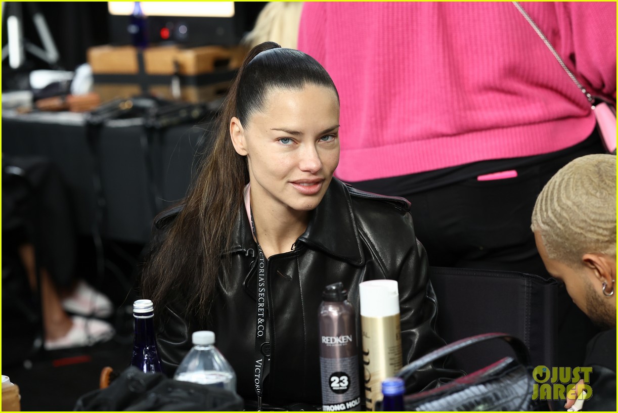 Look Backstage at Victoria's Secret Models Getting Ready for the 2024 ...