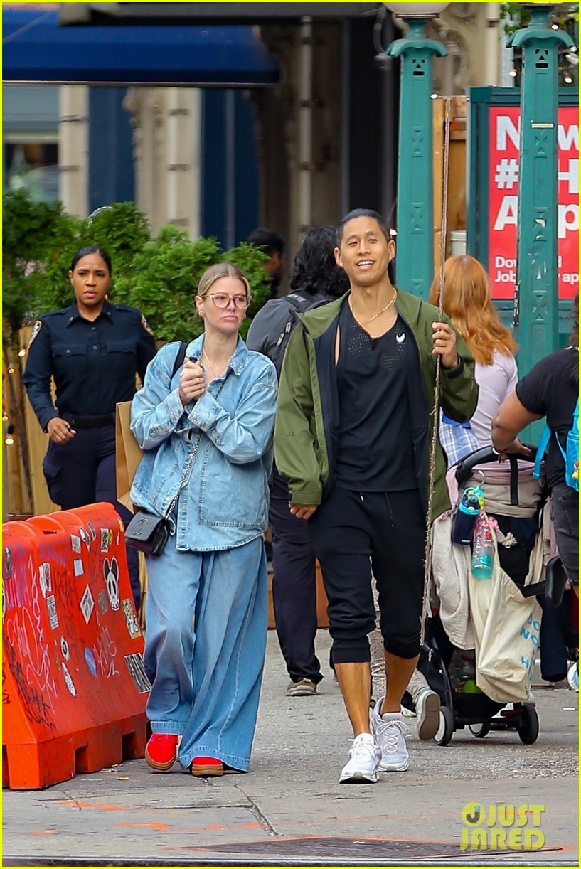 Ariana Madix Shares Sweet Kiss with Boyfriend Daniel Wai While Running ...