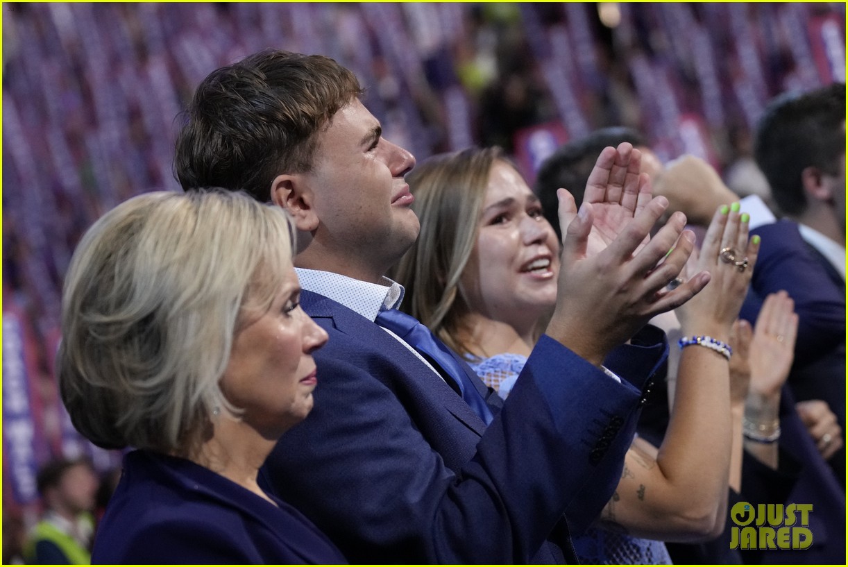 Who Are Tim Walz's Kids? Meet Hope & Gus Walz (Pictures & Info): Photo ...