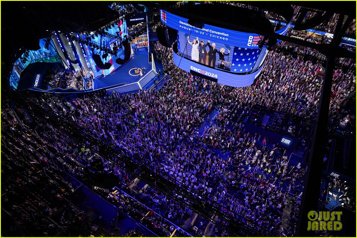 Who Are Tim Walz's Kids? Meet Hope & Gus Walz (Pictures & Info): Photo ...