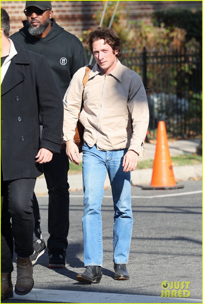 Jeremy Allen White Films Bruce Springsteen Biopic with Harrison ...