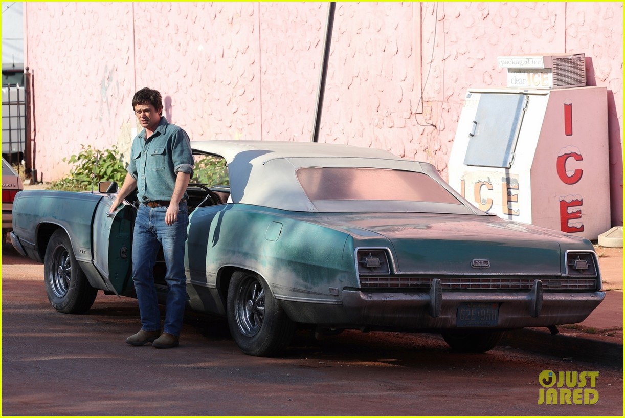 Jeremy Allen White Films Bruce Springsteen Biopic with Harrison ...