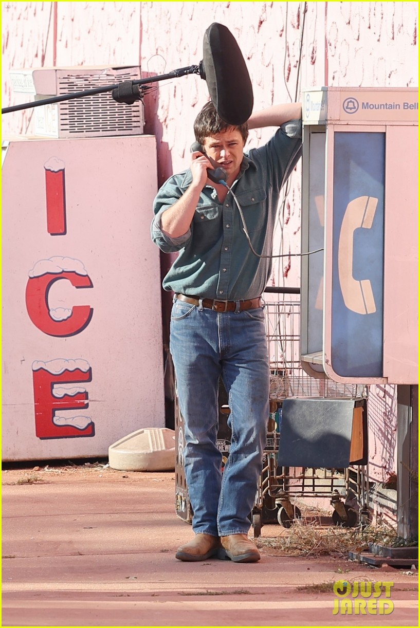 Jeremy Allen White Films Bruce Springsteen Biopic with Harrison ...