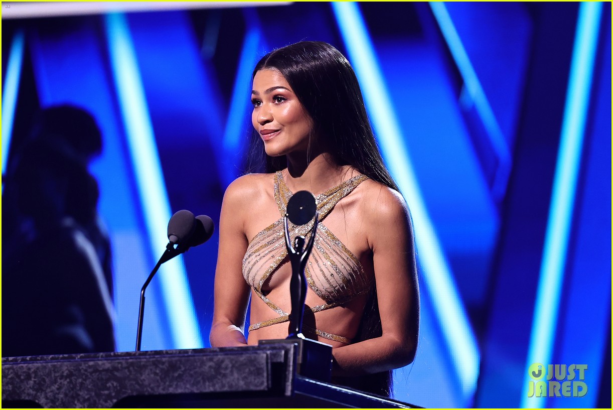 Zendaya Honors Cher With Fashionable Tribute at Rock & Roll Hall Of Fame Induction Ceremony ...