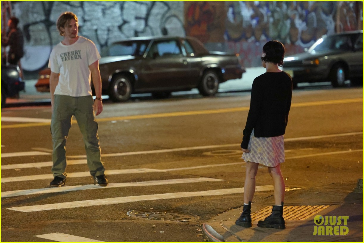 Austin Butler & Zoe Kravitz Film Late-Night Scenes for New Movie ...
