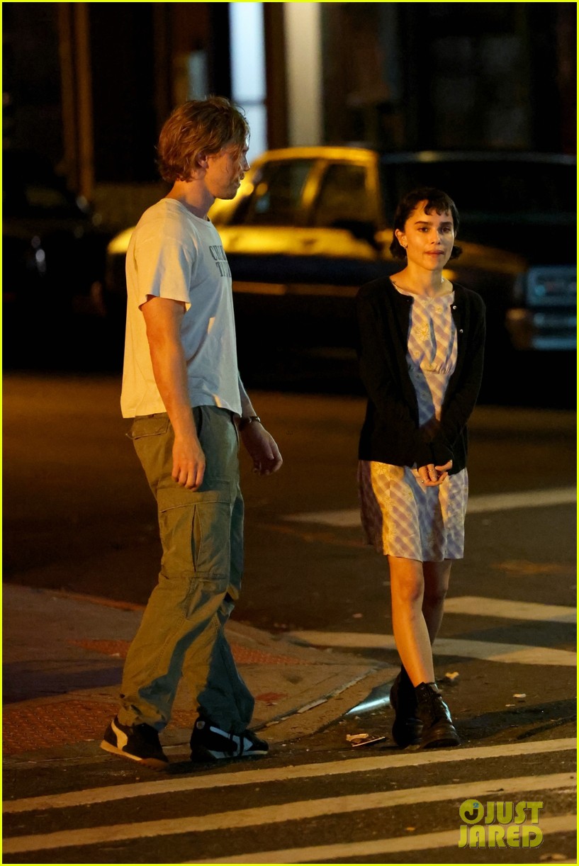 Austin Butler & Zoe Kravitz Film Late-Night Scenes for New Movie ...
