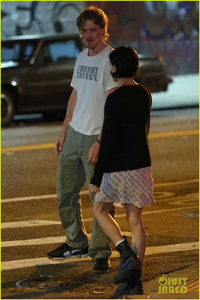 Austin Butler & Zoe Kravitz Film Late-Night Scenes for New Movie ...