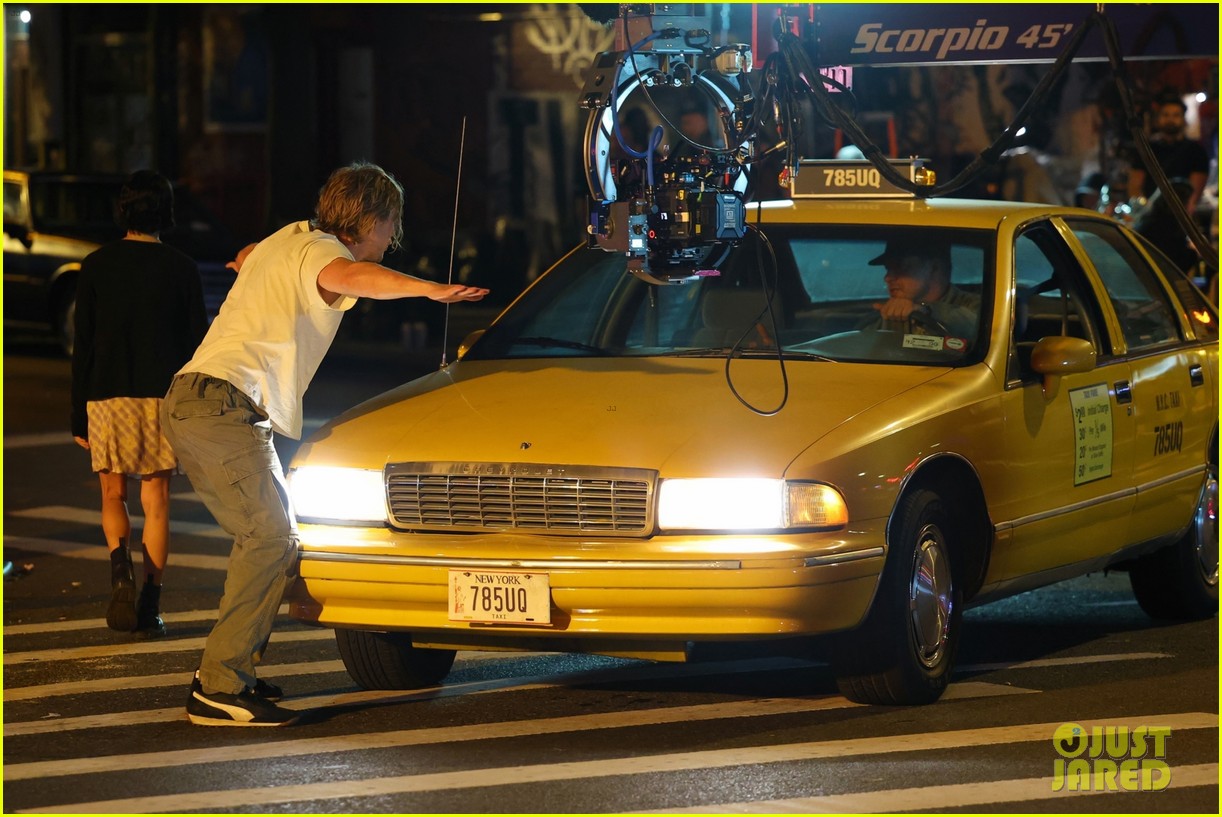 Austin Butler & Zoe Kravitz Film Late-Night Scenes for New Movie ...